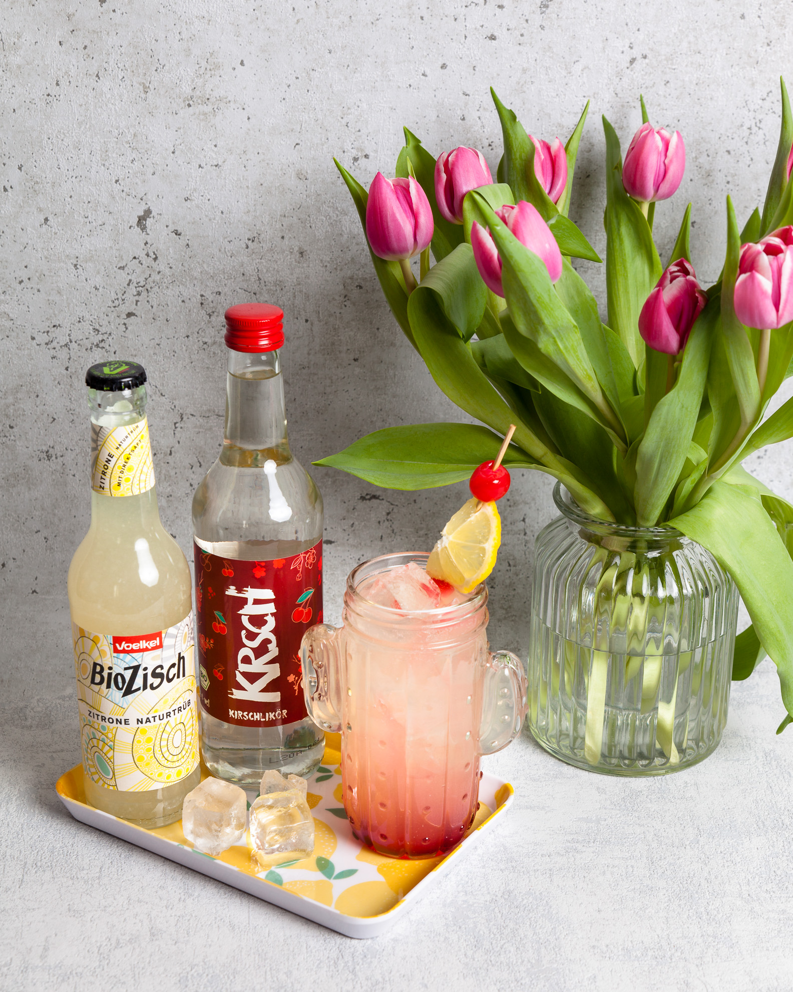 Lemon Tree: KRSCH Bio Kirschlikör mit Zitronenlimonade und Grenadine ...